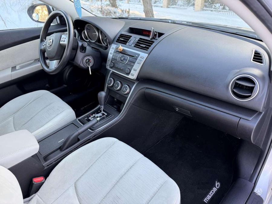 Pelēks Mazda 6 2010 Viļņa, ar dzinēja tilpumu 2.50 L un nobraukumu 157 tūkst. km par 2700 €, foto 11 vietnē AUTOMOTO.COM.LV