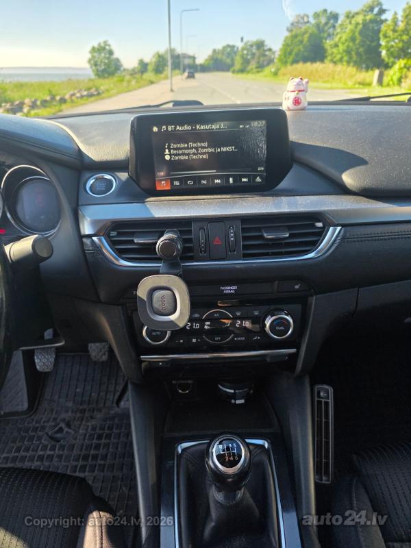 Grey Mazda 6 2015 in Tallinn, with an engine capacity of 2.20 L and mileage of 300 thousand km for 6190 €, photo 10 on AUTOMOTO.COM.LV