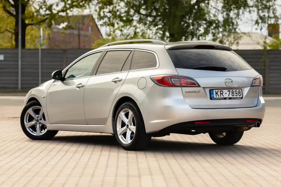 Pelēks Mazda 6 2008 Jelgava, ar dzinēja tilpumu 2.20 L un nobraukumu 295 tūkst. km par 1900 €, foto 5 vietnē AUTOMOTO.COM.LV