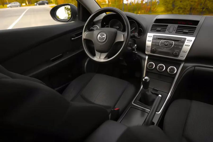 Pelēks Mazda 6 2008 Jelgava, ar dzinēja tilpumu 2.20 L un nobraukumu 295 tūkst. km par 1900 €, foto 8 vietnē AUTOMOTO.COM.LV