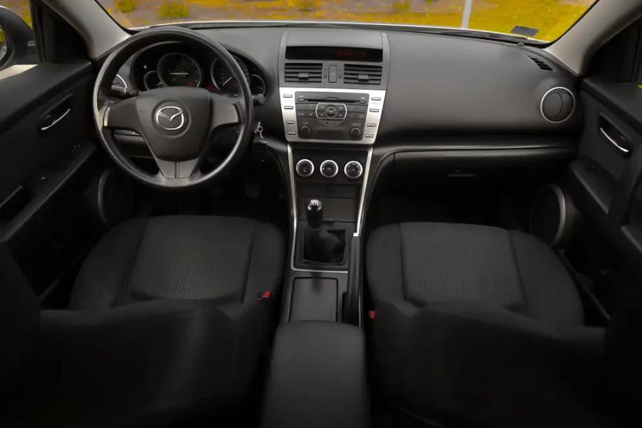 Pelēks Mazda 6 2008 Jelgava, ar dzinēja tilpumu 2.20 L un nobraukumu 295 tūkst. km par 1900 €, foto 14 vietnē AUTOMOTO.COM.LV