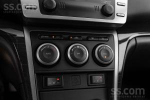 Grey Mazda 6 2009 in Jelgava, with an engine capacity of 2.00 L and mileage of 381 thousand km for 1900 €, photo 13 on AUTOMOTO.COM.LV