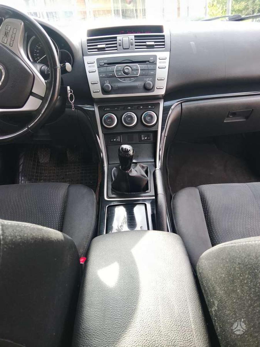 Pelēks Mazda 6 2009 Šilalė, ar dzinēja tilpumu 1.80 L un nobraukumu 400 tūkst. km par 1200 €, foto 8 vietnē AUTOMOTO.COM.LV