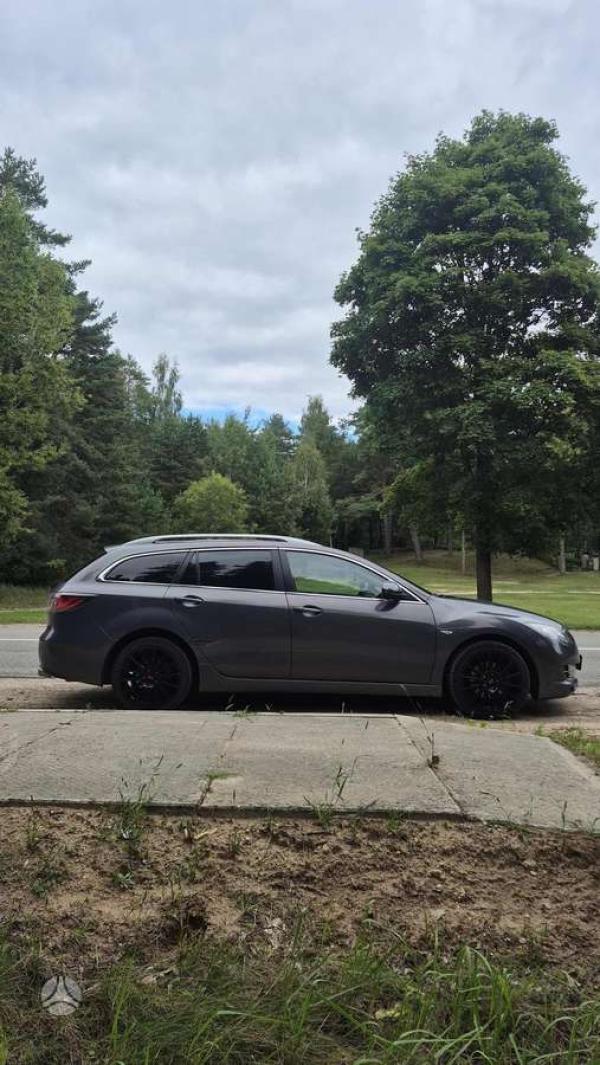 Mazda 6 2009 Akmenė vietnē Pelēks Mazda 6 2009 Akmenė, ar dzinēja tilpumu 2.20 L un nobraukumu 275 tūkst. km par 2000 €, foto 1 vietnē AUTOMOTO.COM.LV