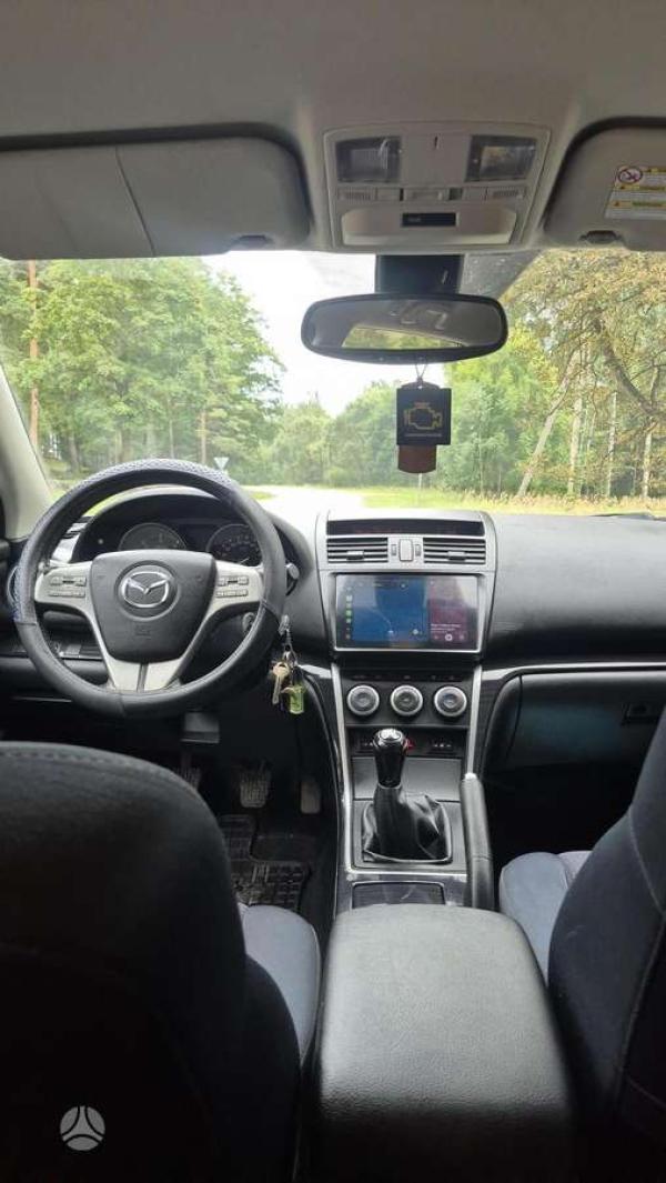 Mazda 6 2009 Akmenė vietnē Pelēks Mazda 6 2009 Akmenė, ar dzinēja tilpumu 2.20 L un nobraukumu 275 tūkst. km par 2000 €, foto 9 vietnē AUTOMOTO.COM.LV