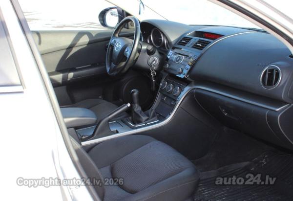 Pelēks Mazda 6 2012 Rapla, ar dzinēja tilpumu 2.00 L un nobraukumu 191 tūkst. km par 4295 €, foto 10 vietnē AUTOMOTO.COM.LV
