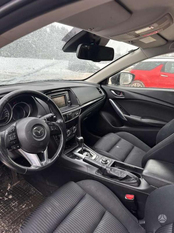 Pelēks Mazda 6 2013 Viļņa, ar dzinēja tilpumu 2.20 L un nobraukumu 176 tūkst. km par 3400 €, foto 7 vietnē AUTOMOTO.COM.LV
