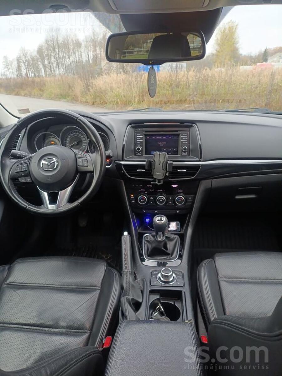 Grey Mazda 6 2013 in Aizkraukle, with an engine capacity of 2.20 L and mileage of 260 thousand km for 7000 €, photo 12 on AUTOMOTO.COM.LV