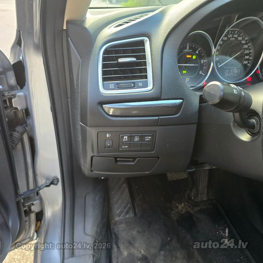Pelēks Mazda 6 2014 Tallina, ar dzinēja tilpumu 2.20 L un nobraukumu 303 tūkst. km par 5500 €, foto 14 vietnē AUTOMOTO.COM.LV
