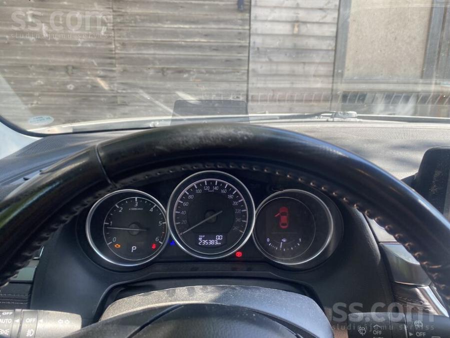 Pelēks Mazda 6 2015 Cēsis, ar dzinēja tilpumu 2.20 L un nobraukumu 236 tūkst. km par 5200 €, foto 5 vietnē AUTOMOTO.COM.LV