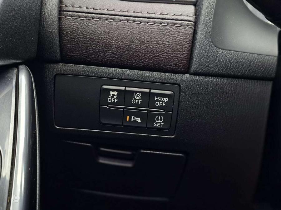 Pelēks Mazda 6 2017 Rokiškis, ar dzinēja tilpumu 2.19 L un nobraukumu 210 tūkst. km par 6250 €, foto 29 vietnē AUTOMOTO.COM.LV