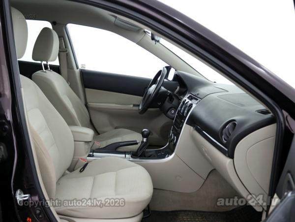 Red Mazda 6 2006 in Tallinn, with an engine capacity of 2.00 L and mileage of 195 thousand km for 599 €, photo 6 on AUTOMOTO.COM.LV