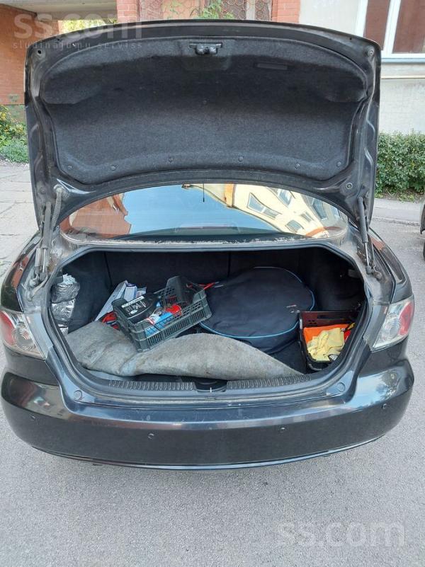 Sarkans Mazda 6 2007 Rīga, ar dzinēja tilpumu 2.00 L un nobraukumu 231 tūkst. km par 3200 €, foto 7 vietnē AUTOMOTO.COM.LV