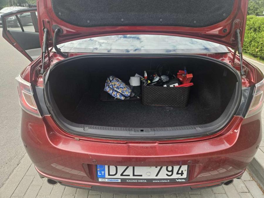 Red Mazda 6 2008 in Kaunas, with an engine capacity of 2.00 L and mileage of 246 thousand km for 3800 €, photo 6 on AUTOMOTO.COM.LV