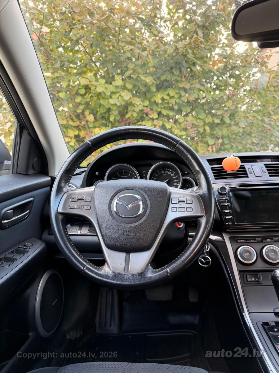 Sarkans Mazda 6 2009 Tallina, ar dzinēja tilpumu 2.00 L un nobraukumu 155 tūkst. km par 1800 €, foto 12 vietnē AUTOMOTO.COM.LV