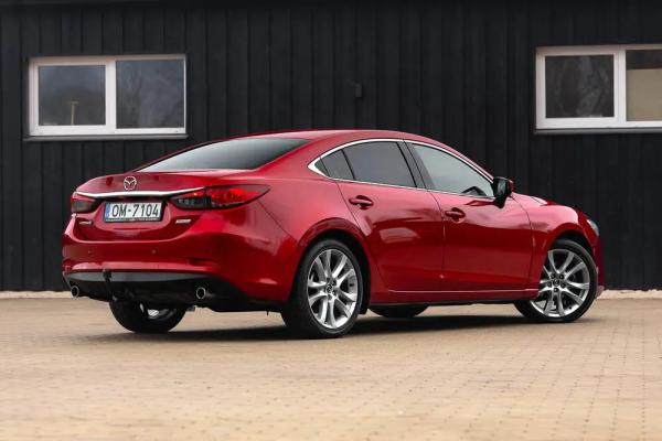 Red Mazda 6 2013 in Jelgava, with an engine capacity of 2.00 L and mileage of 128 thousand km for 7600 €, photo 5 on AUTOMOTO.COM.LV