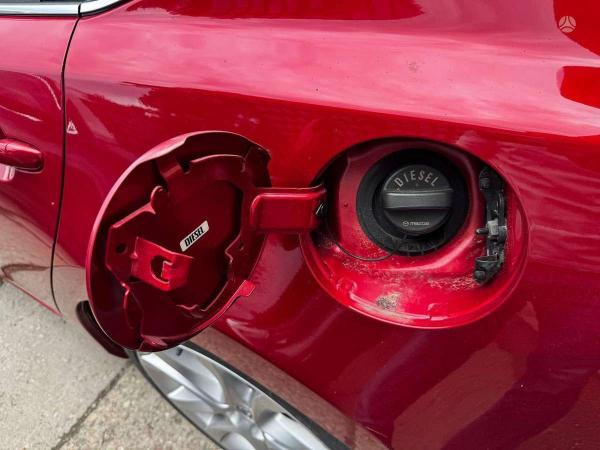 Red Mazda 6 2013 in Druskininkai, with an engine capacity of 2.20 L and mileage of 254 thousand km for 2400 €, photo 8 on AUTOMOTO.COM.LV