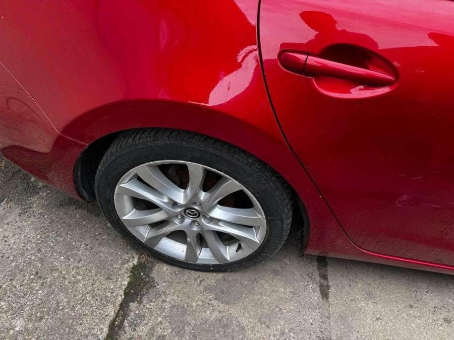 Red Mazda 6 2013 in Druskininkai, with an engine capacity of 2.20 L and mileage of 254 thousand km for 2400 €, photo 11 on AUTOMOTO.COM.LV
