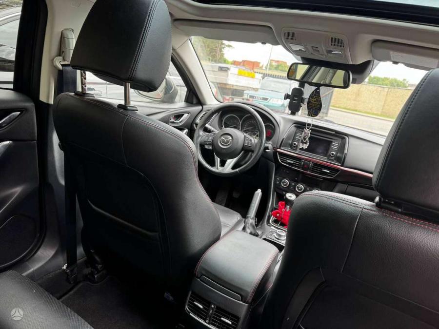 Red Mazda 6 2013 in Druskininkai, with an engine capacity of 2.20 L and mileage of 254 thousand km for 2400 €, photo 18 on AUTOMOTO.COM.LV