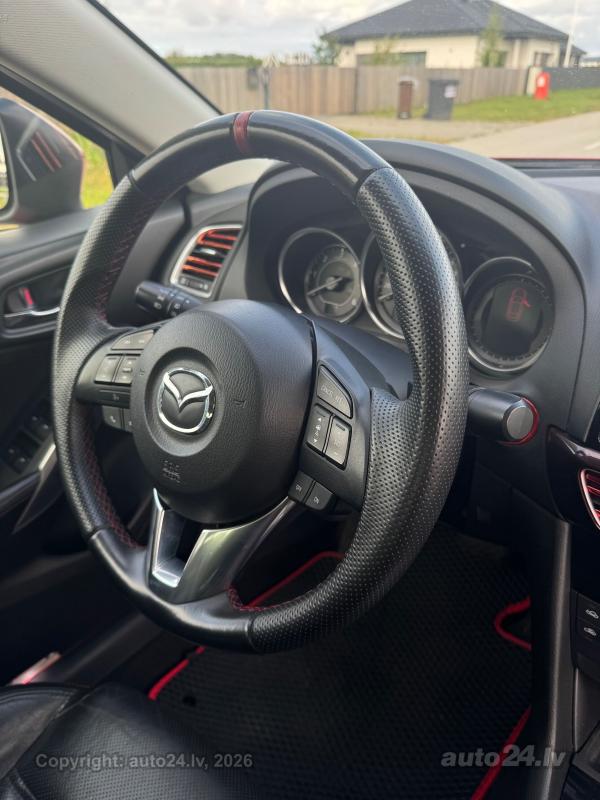 Red Mazda 6 2013 in Tallinn, with an engine capacity of 2.20 L and mileage of 301 thousand km for 6499 €, photo 9 on AUTOMOTO.COM.LV