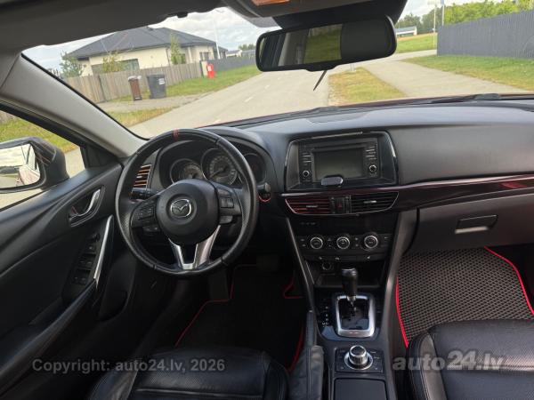 Red Mazda 6 2013 in Tallinn, with an engine capacity of 2.20 L and mileage of 301 thousand km for 6499 €, photo 10 on AUTOMOTO.COM.LV