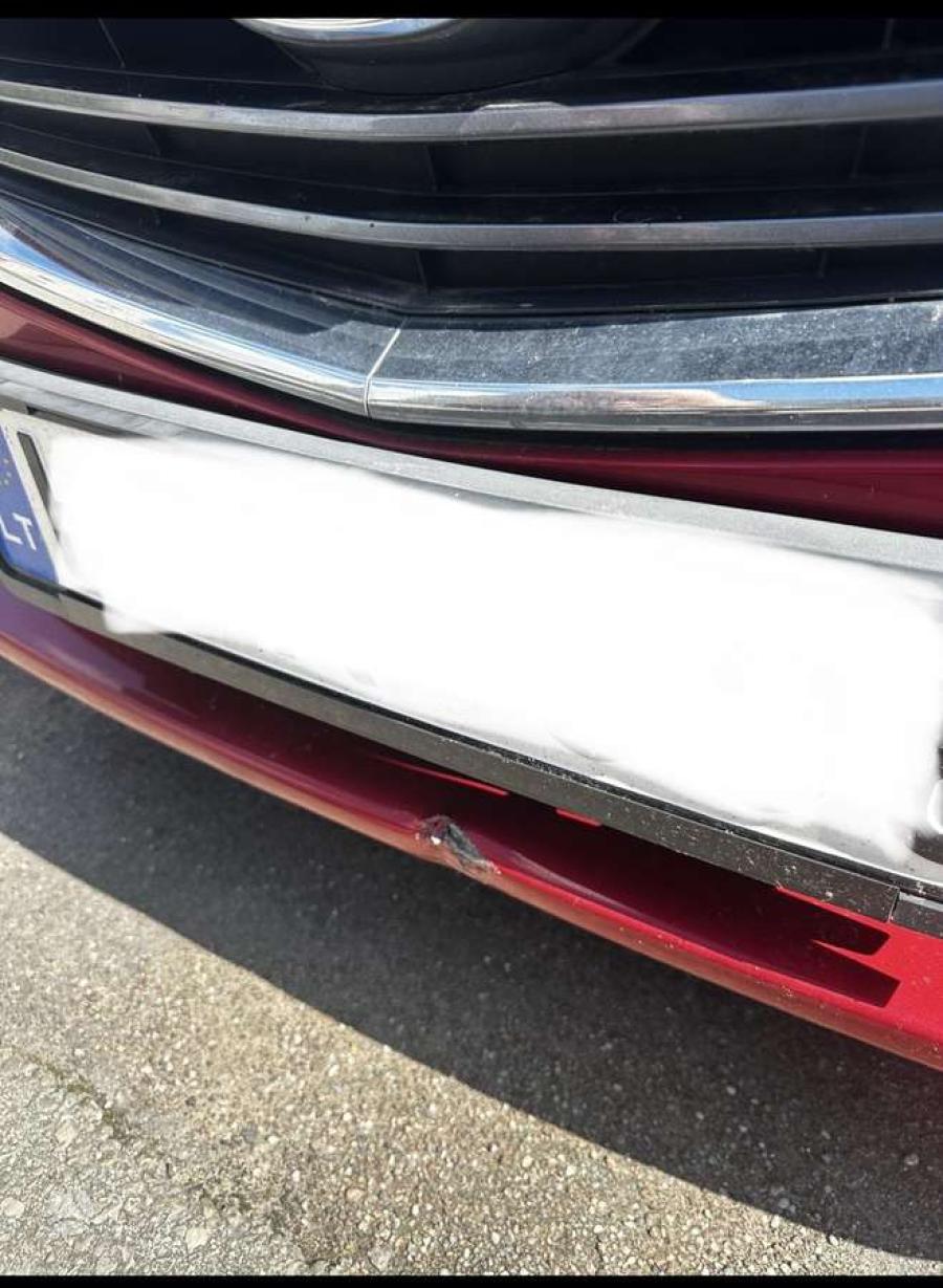 Red Mazda 6 2015 in Kaunas, with an engine capacity of 2.19 L and mileage of 150 thousand km for 8500 €, photo 15 on AUTOMOTO.COM.LV