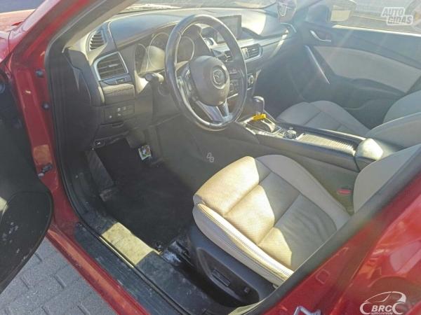 Red Mazda 6 2016 in Avizieniai, with an engine capacity of 2.50 L and mileage of 126 thousand km for 4900 €, photo 10 on AUTOMOTO.COM.LV
