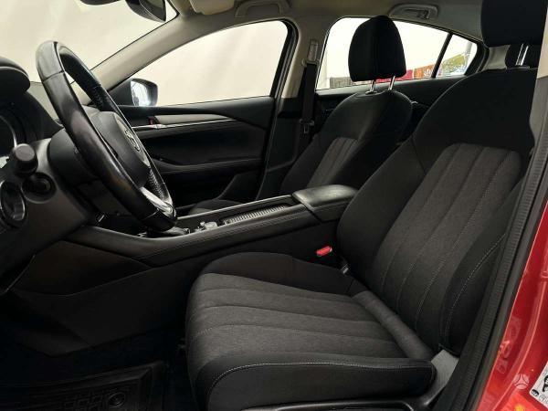 Red Mazda 6 2018 in Vilnius, with an engine capacity of 2.00 L and mileage of 97 thousand km for 15950 €, photo 10 on AUTOMOTO.COM.LV