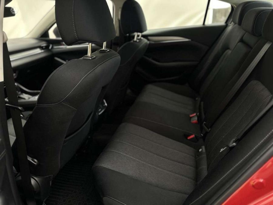 Red Mazda 6 2018 in Vilnius, with an engine capacity of 2.00 L and mileage of 97 thousand km for 15700 €, photo 11 on AUTOMOTO.COM.LV
