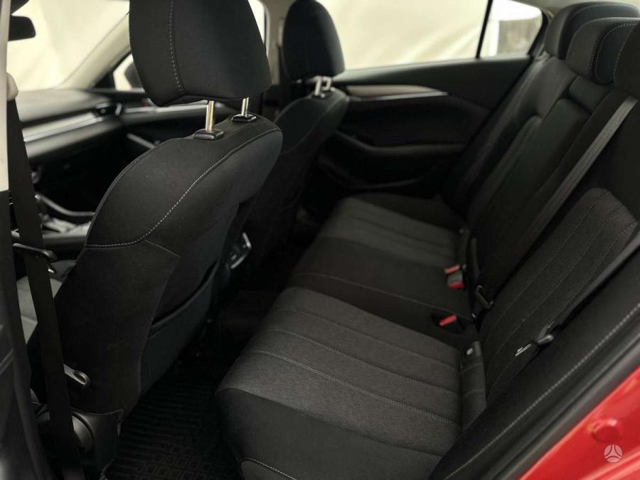 Red Mazda 6 2018 in Vilnius, with an engine capacity of 2.00 L and mileage of 97 thousand km for 14999 €, photo 12 on AUTOMOTO.COM.LV