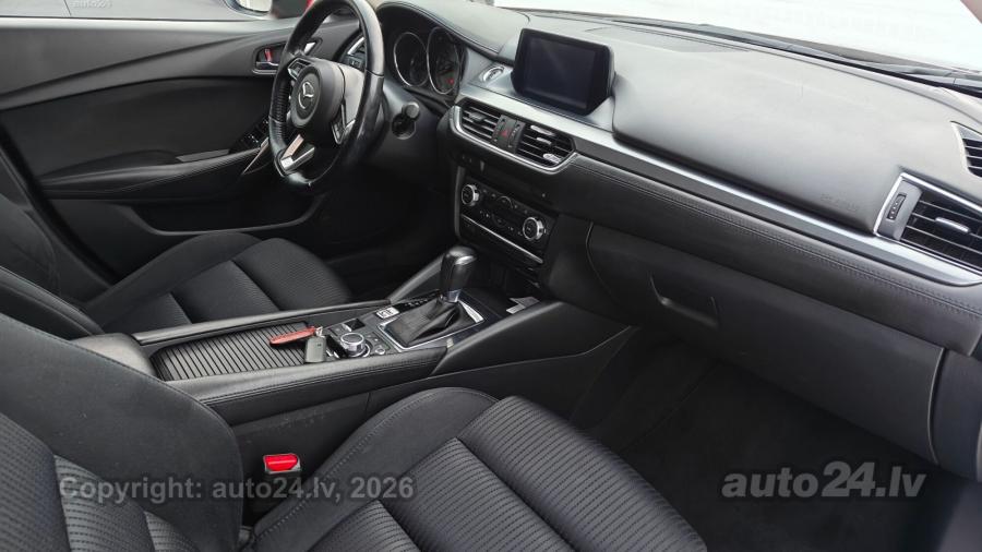 Red Mazda 6 2018 in Tallinn, with an engine capacity of 2.00 L and mileage of 110 thousand km for 15750 €, photo 4 on AUTOMOTO.COM.LV