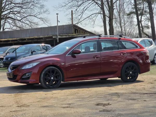 Red Mazda 6 2010 in Grobiņa, with an engine capacity of 2.00 L and mileage of 247 thousand km for 3200 €, photo 3 on AUTOMOTO.COM.LV