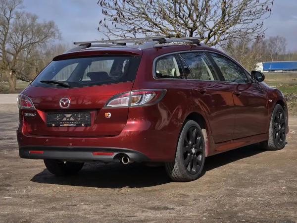 Red Mazda 6 2010 in Grobiņa, with an engine capacity of 2.00 L and mileage of 247 thousand km for 3200 €, photo 5 on AUTOMOTO.COM.LV