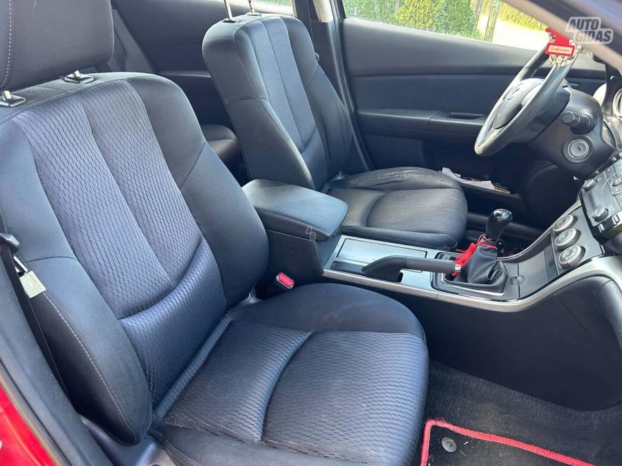 Sarkans Mazda 6 2011 Kauņa, ar dzinēja tilpumu 2.20 L un nobraukumu 273 tūkst. km par 1200 €, foto 17 vietnē AUTOMOTO.COM.LV