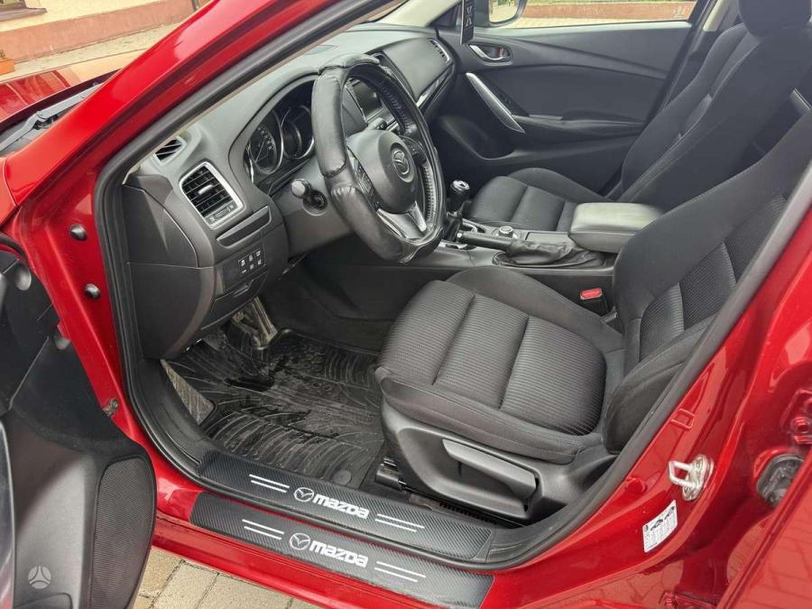 Red Mazda 6 2013 in Taurage, with an engine capacity of 2.18 L and mileage of 186 thousand km for 4900 €, photo 10 on AUTOMOTO.COM.LV