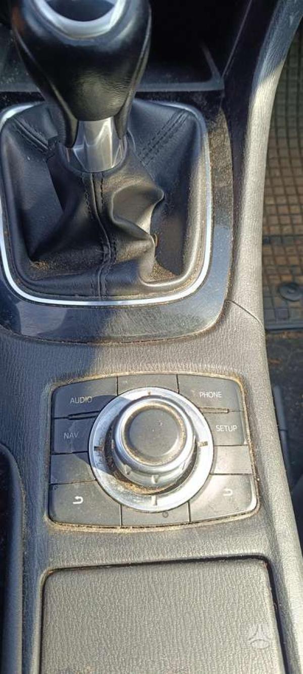Red Mazda 6 2013 in Kaunas, with an engine capacity of 2.18 L and mileage of 250 thousand km for 2700 €, photo 8 on AUTOMOTO.COM.LV