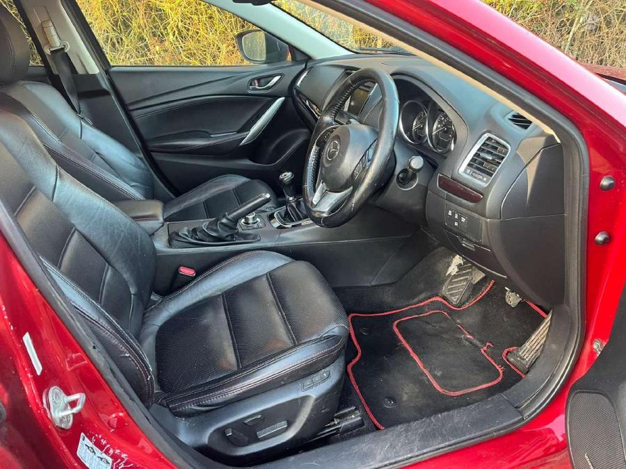 Red Mazda 6 2014 in Siauliai, with an engine capacity of 2.18 L and mileage of 200 thousand km for 2898 €, photo 7 on AUTOMOTO.COM.LV