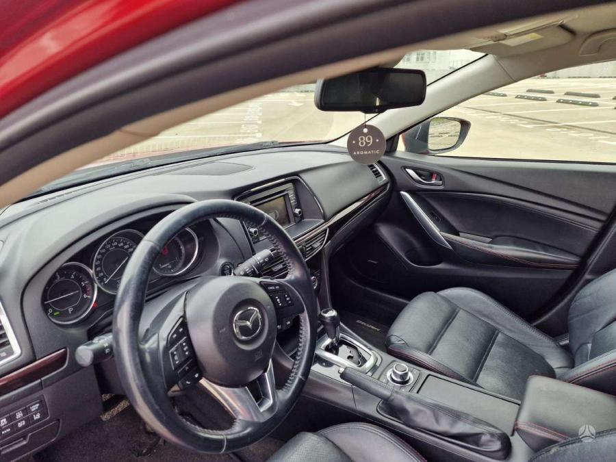 Red Mazda 6 2014 in Siauliai, with an engine capacity of 2.18 L and mileage of 275 thousand km for 6500 €, photo 8 on AUTOMOTO.COM.LV