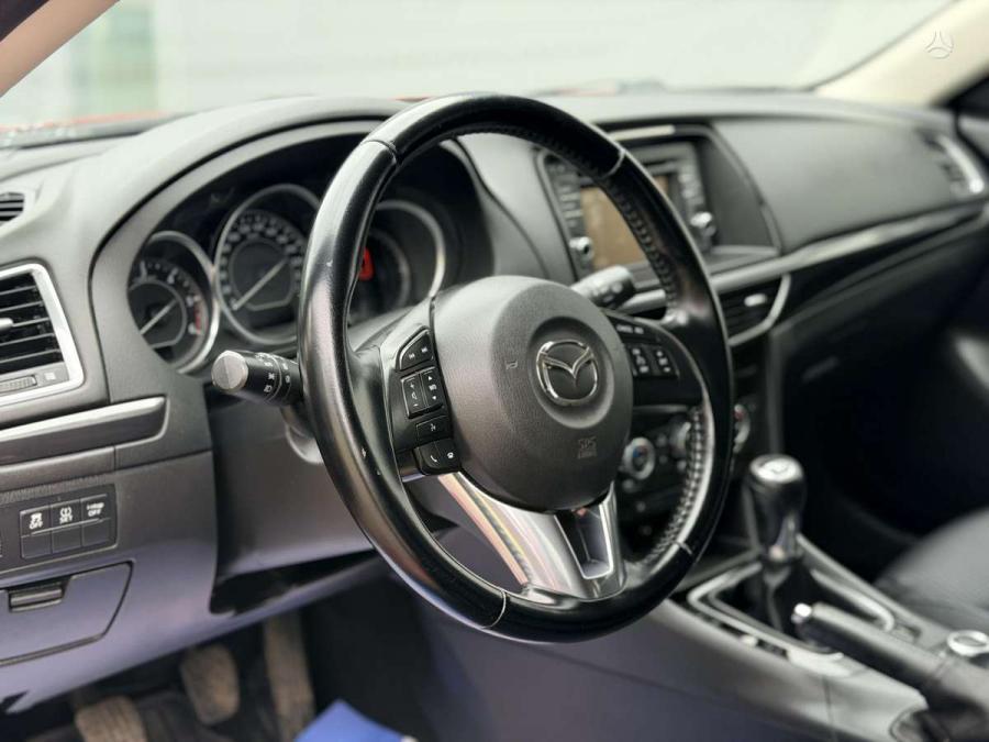 Red Mazda 6 2014 in Utena, with an engine capacity of 2.18 L and mileage of 277 thousand km for 5490 €, photo 24 on AUTOMOTO.COM.LV