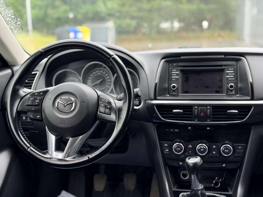 Red Mazda 6 2014 in Utena, with an engine capacity of 2.18 L and mileage of 277 thousand km for 5490 €, photo 26 on AUTOMOTO.COM.LV
