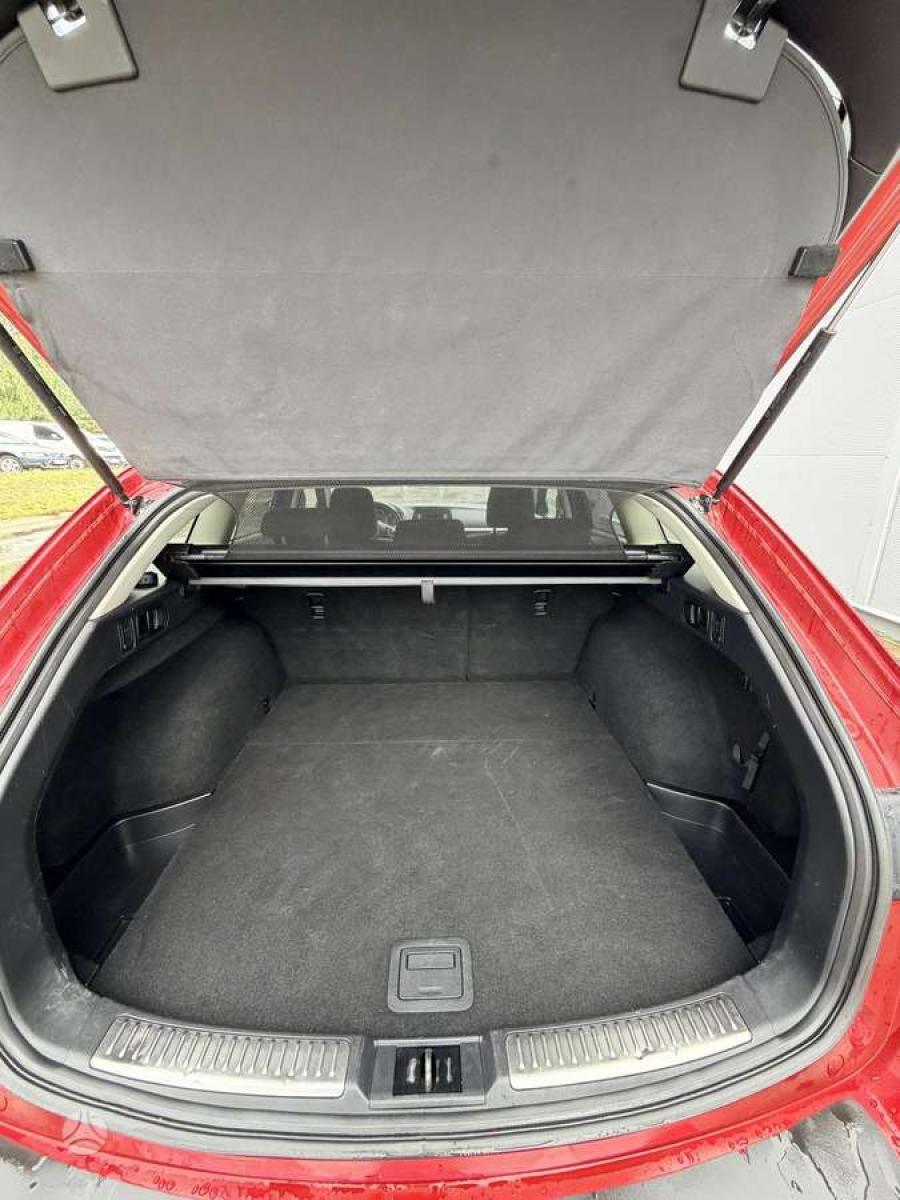 Red Mazda 6 2014 in Utena, with an engine capacity of 2.18 L and mileage of 277 thousand km for 5490 €, photo 36 on AUTOMOTO.COM.LV