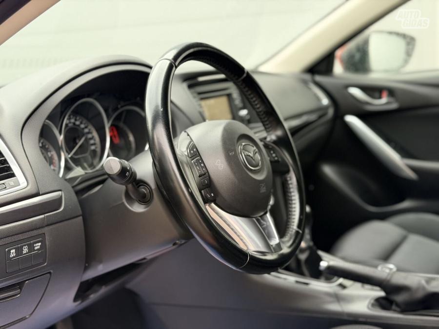 Red Mazda 6 2014 in Utena, with an engine capacity of 2.20 L and mileage of 277 thousand km for 5490 €, photo 26 on AUTOMOTO.COM.LV