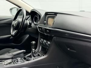 Red Mazda 6 2014 in Utena, with an engine capacity of 2.20 L and mileage of 277 thousand km for 5490 €, photo 29 on AUTOMOTO.COM.LV