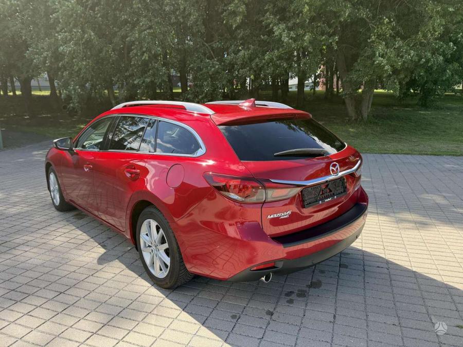 Red Mazda 6 2015 in Marijampole, with an engine capacity of 2.19 L and mileage of 232 thousand km for 7300 €, photo 4 on AUTOMOTO.COM.LV