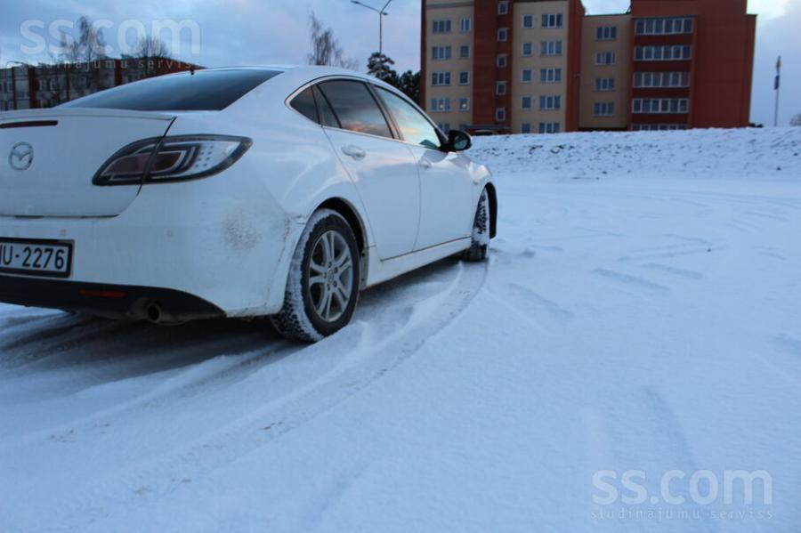 White Mazda 6 2009 in Madona, with an engine capacity of 2.00 L and mileage of 175 thousand km for 2000 €, photo 5 on AUTOMOTO.COM.LV