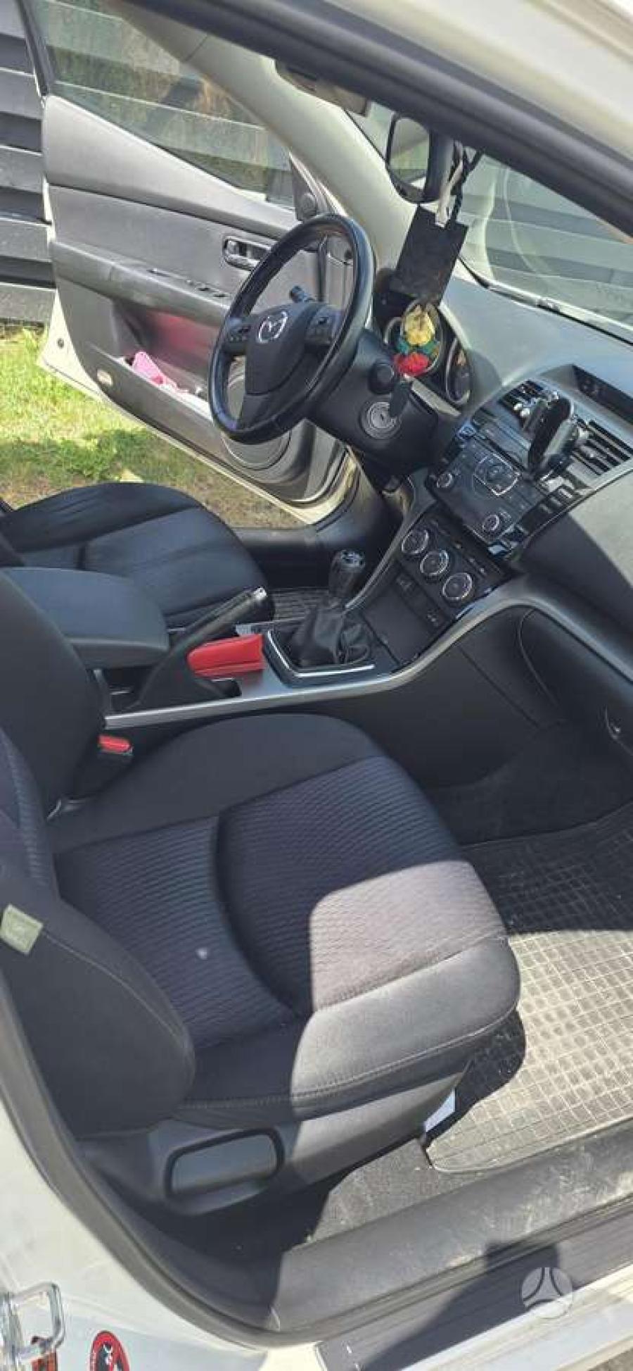 White Mazda 6 2012 in Klaipeda, with an engine capacity of 1.80 L and mileage of 179 thousand km for 3300 €, photo 9 on AUTOMOTO.COM.LV