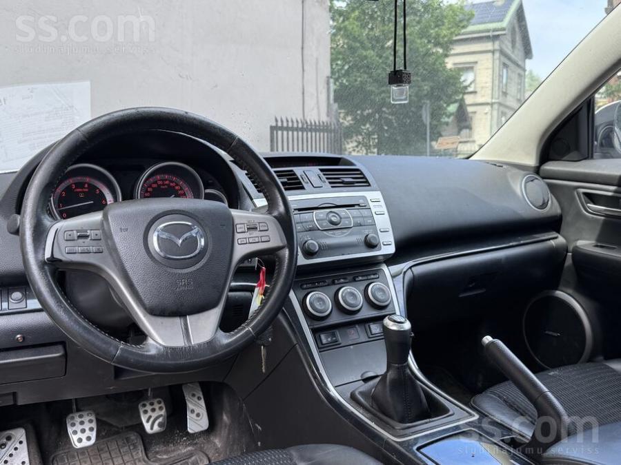 White Mazda 6 2008 in Riga, with an engine capacity of 2.50 L and mileage of 370 thousand km for 990 €, photo 7 on AUTOMOTO.COM.LV