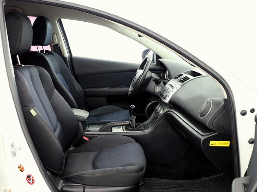 White Mazda 6 2008 in Tallinn, with an engine capacity of 1.80 L and mileage of 399 thousand km for 999 €, photo 7 on AUTOMOTO.COM.LV