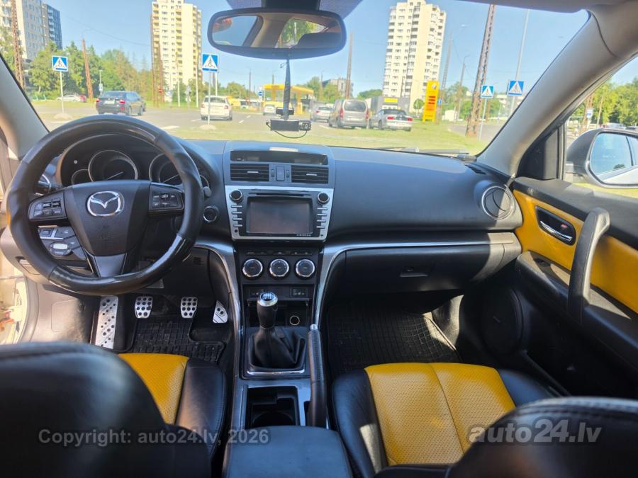 White Mazda 6 2010 in Tallinn, with an engine capacity of 2.20 L and mileage of 320 thousand km for 3500 €, photo 12 on AUTOMOTO.COM.LV