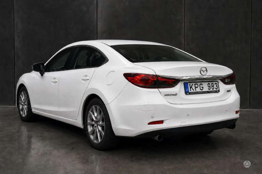 White Mazda 6 2013 in Vilnius, with an engine capacity of 2.18 L and mileage of 269 thousand km for 4500 €, photo 4 on AUTOMOTO.COM.LV